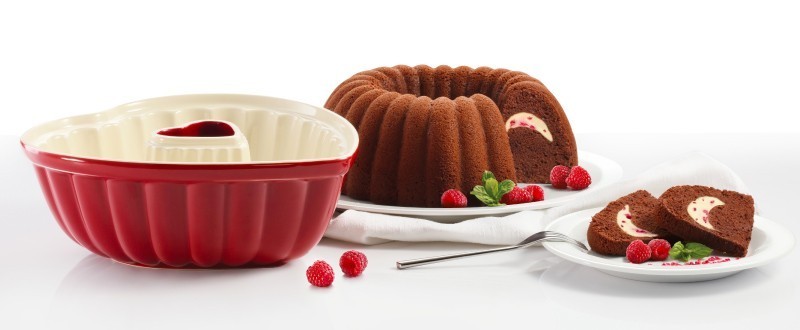 Wie backt man in einer Keramik-Backform?